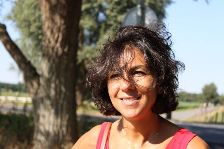 Un inno alla gioia, alla scuola, alla passione di insegnare: la lettera ...