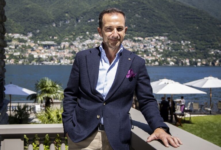 Pass vaccinale e viaggi Covid-free? Nì, grazie. Hilton, Mandarin ...