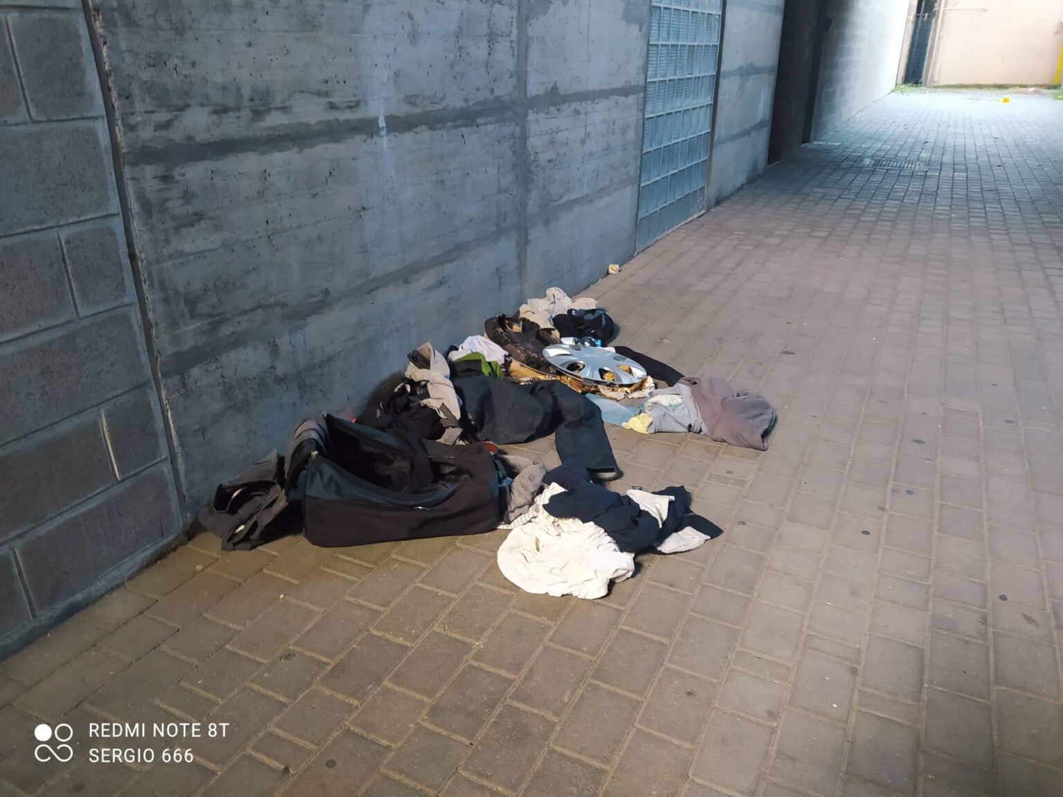 Como, in via Giulini scoperto il "mini dormitorio": materasso persino ...