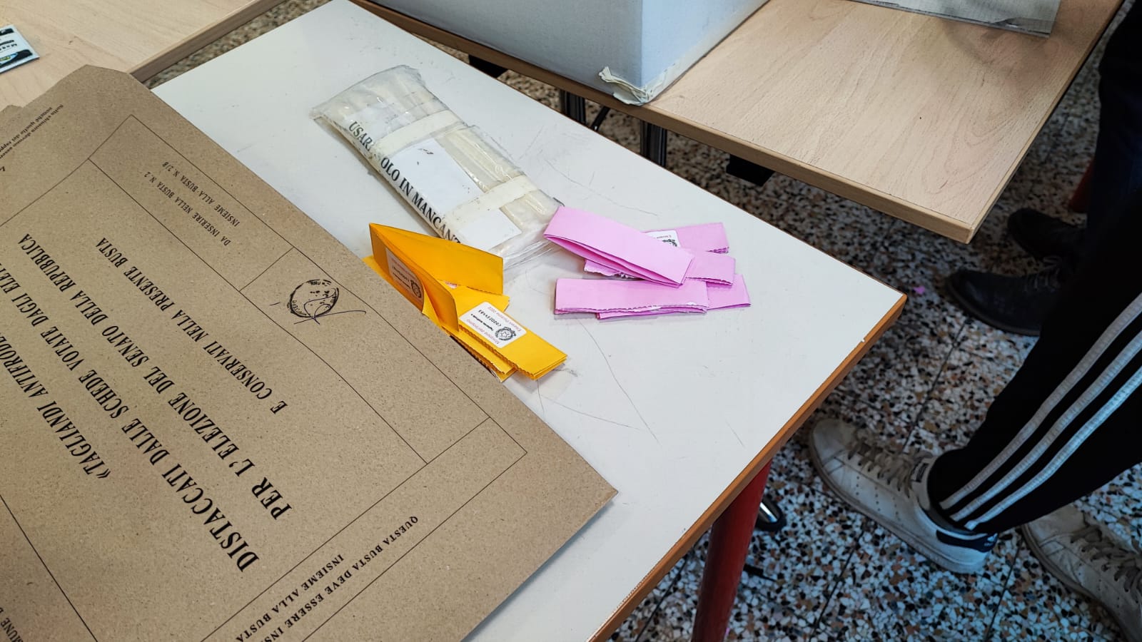 Rallentamenti in alcuni seggi per il 'tagliando antifrode": a cosa ...