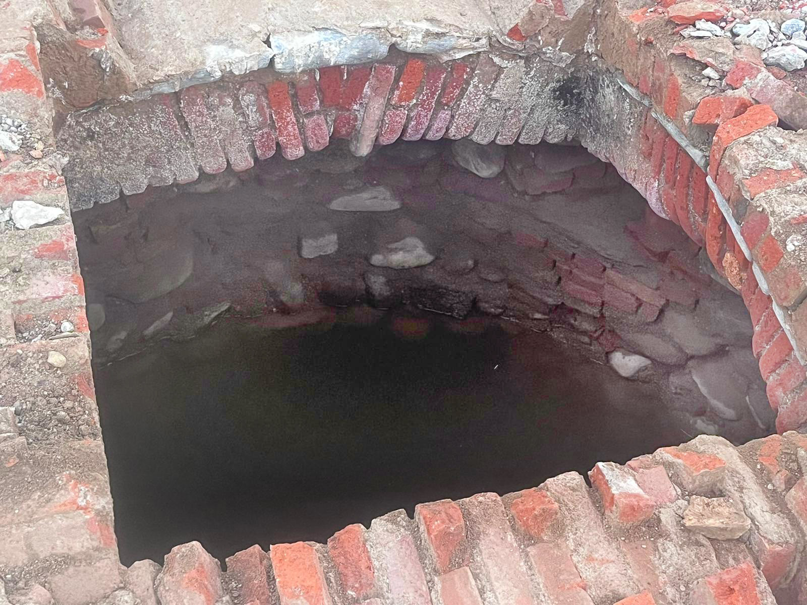 Nascosto per 80 anni, torna alla luce l’antico pozzo pubblico di ...