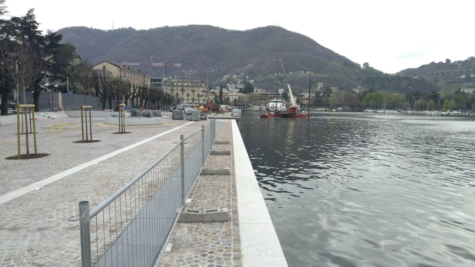 FOTO Como, il primo pezzetto di Lungolago riapre il 7 aprile ma i ...