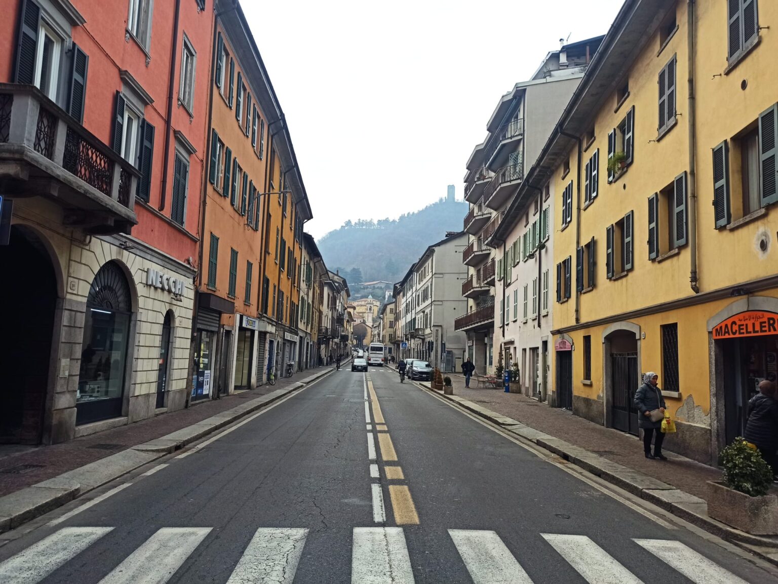Spezie, integrazione e problemi: via Milano alta, Como, mondo ...