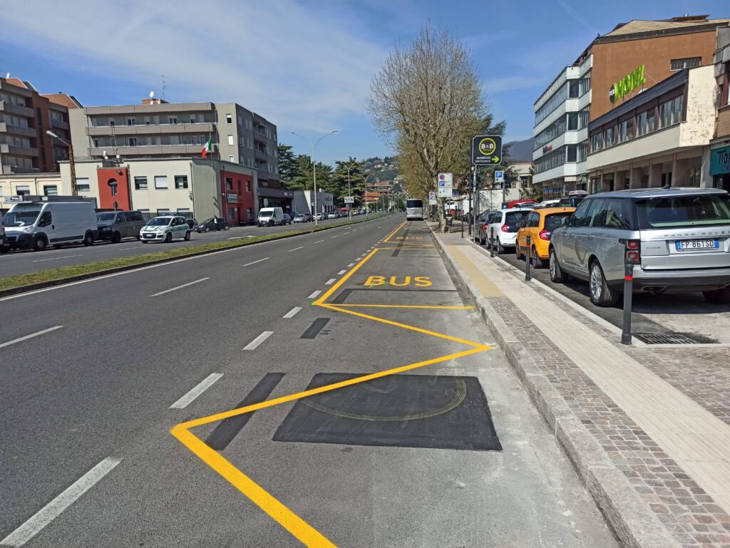 Como centro, l'ordinanza: "Pullman turistici via da piazza Roma. Sosta ...