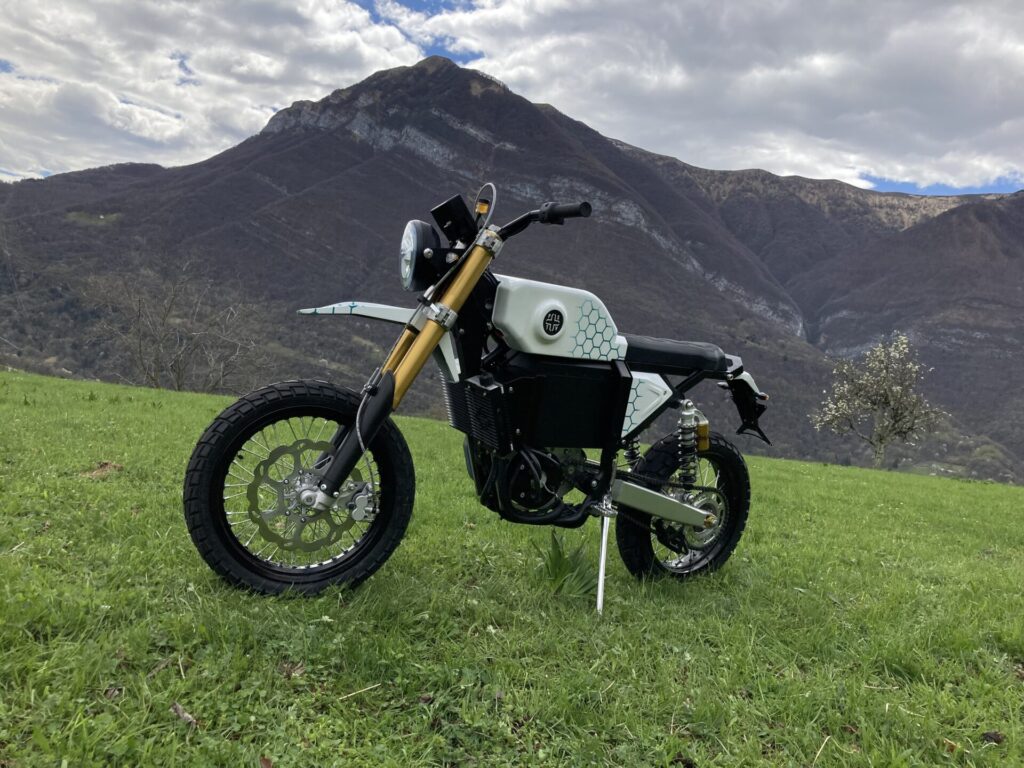 I sogni si avverano: dal garage alla strada, nasce la moto elettrica ...