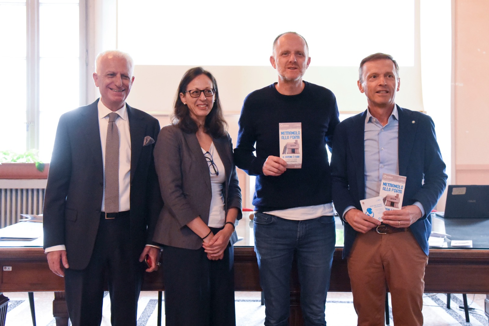 Como, nel 2024 super differenziata. Aprica: "E con un solo ritiro del ...