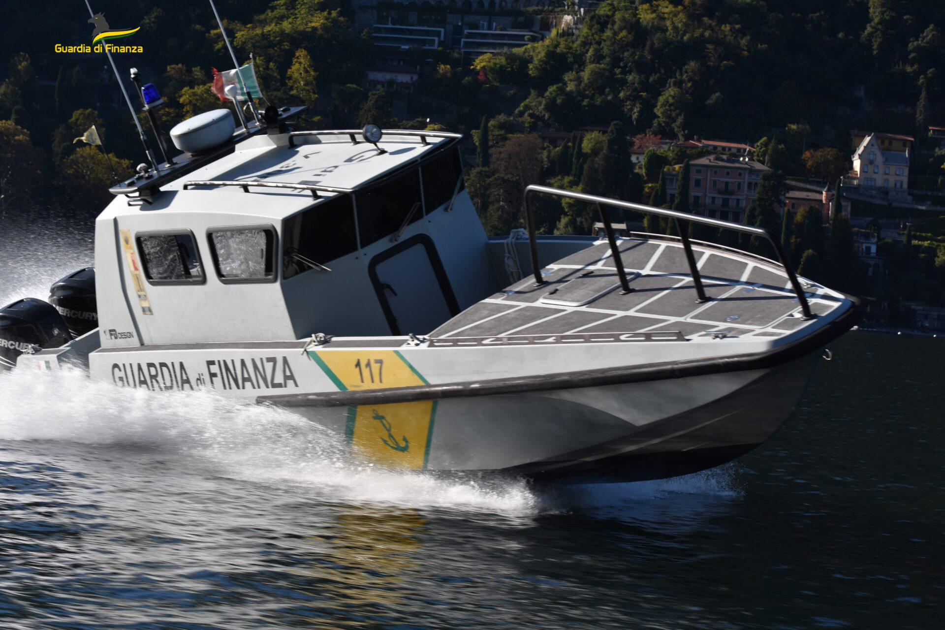 Evasi 160mila per scivolo, pontile, darsena coperta e porticato sul ...