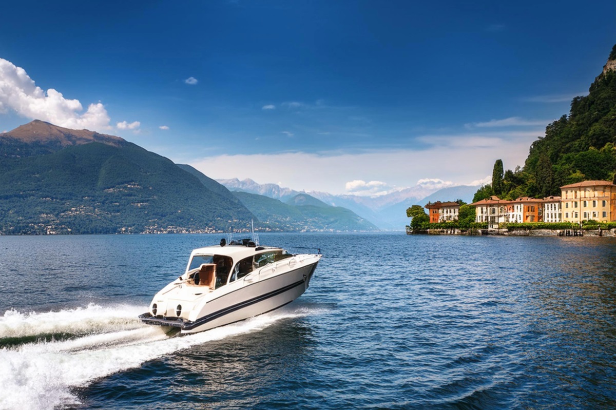 Lago di Como, novità che fa storia: prima colonnina di ricarica per ...