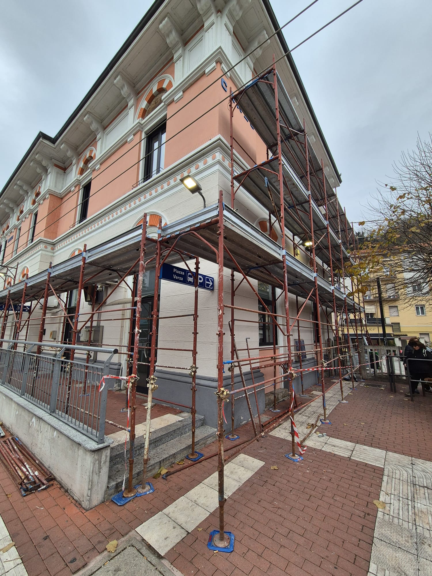 Via ai lavori sulla stazione: tra Milano-Asso e Saronno-Como 29 ...