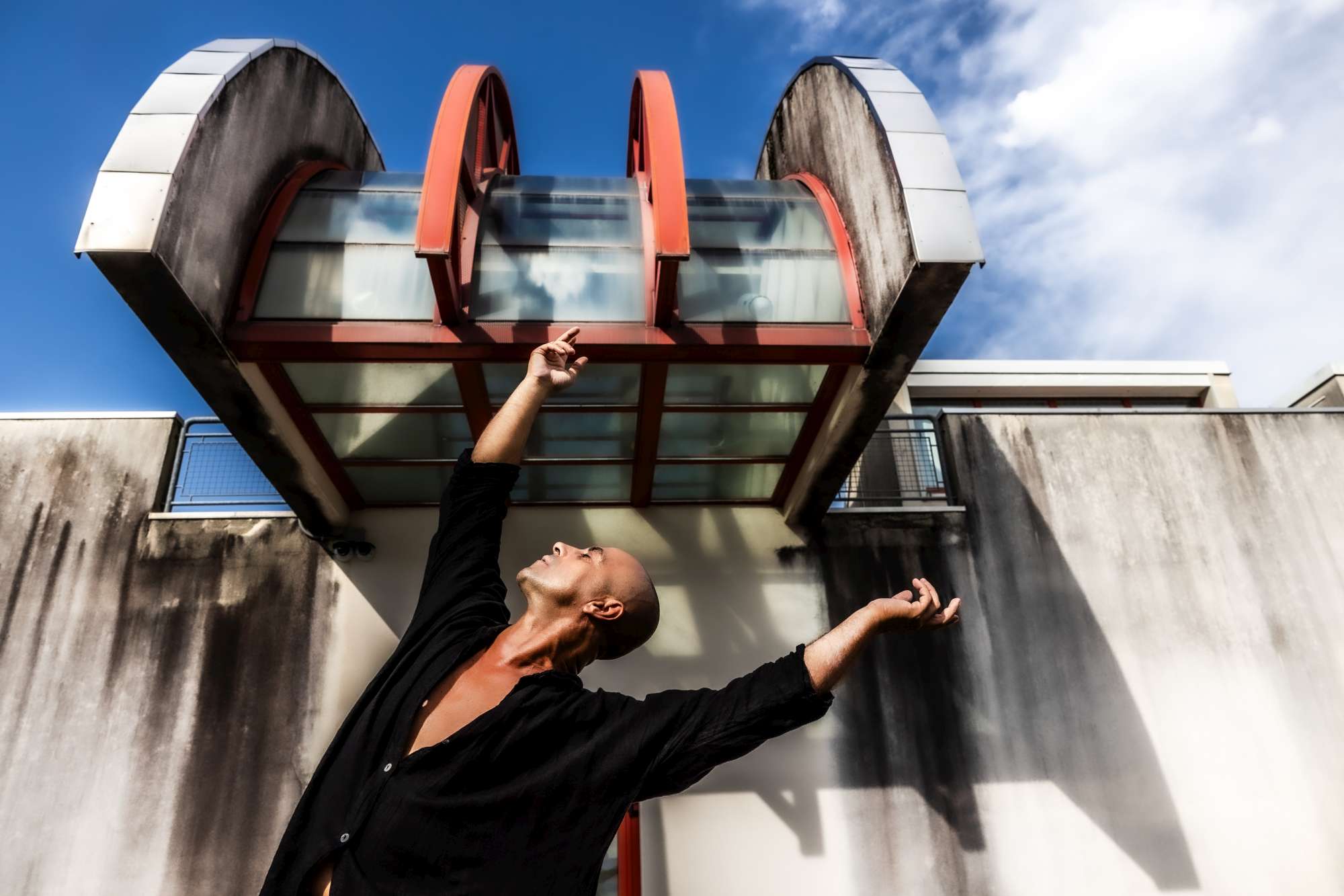 Anteprima comasca per “Specchio” di Tony Lofaro con la ballerina premiata da Roberto Bolle ...