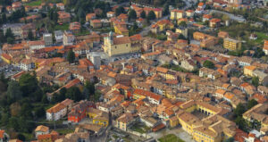 In provincia di Como c'è un paesino che è uno scrigno di storia e ha ...