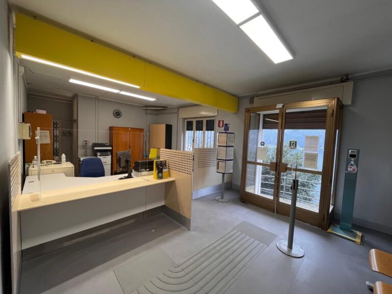Le Poste assumono operatori di sportello in provincia di Como: come ...