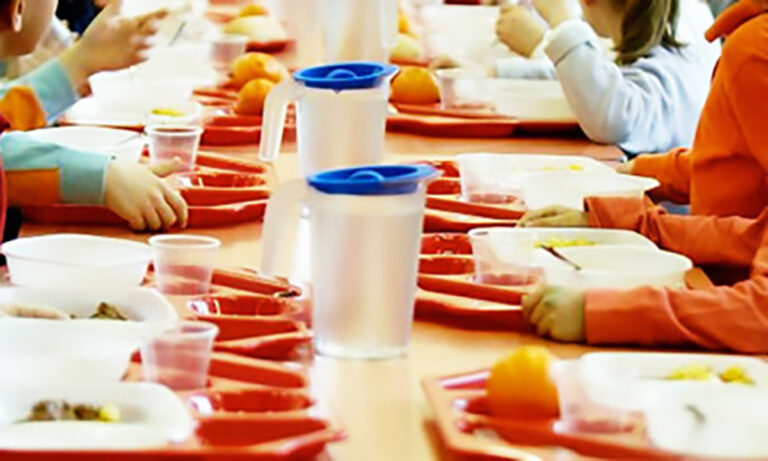 Scuole, salasso mense in Lombardia: 100 euro al mese di media, a Como e ...