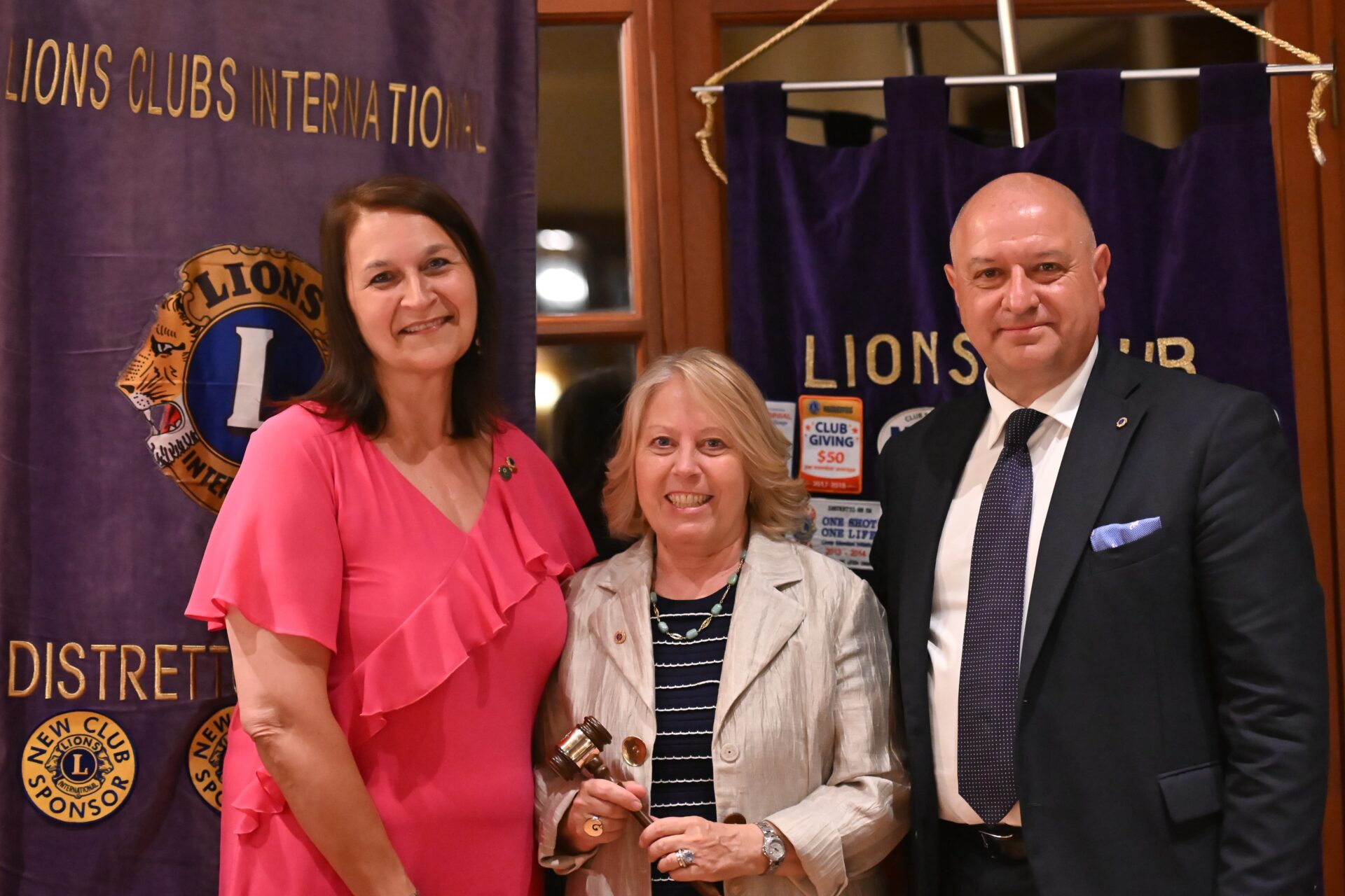 Cambio al vertice del Lions Club Como Plinio il Giovane: Maria Angela ...