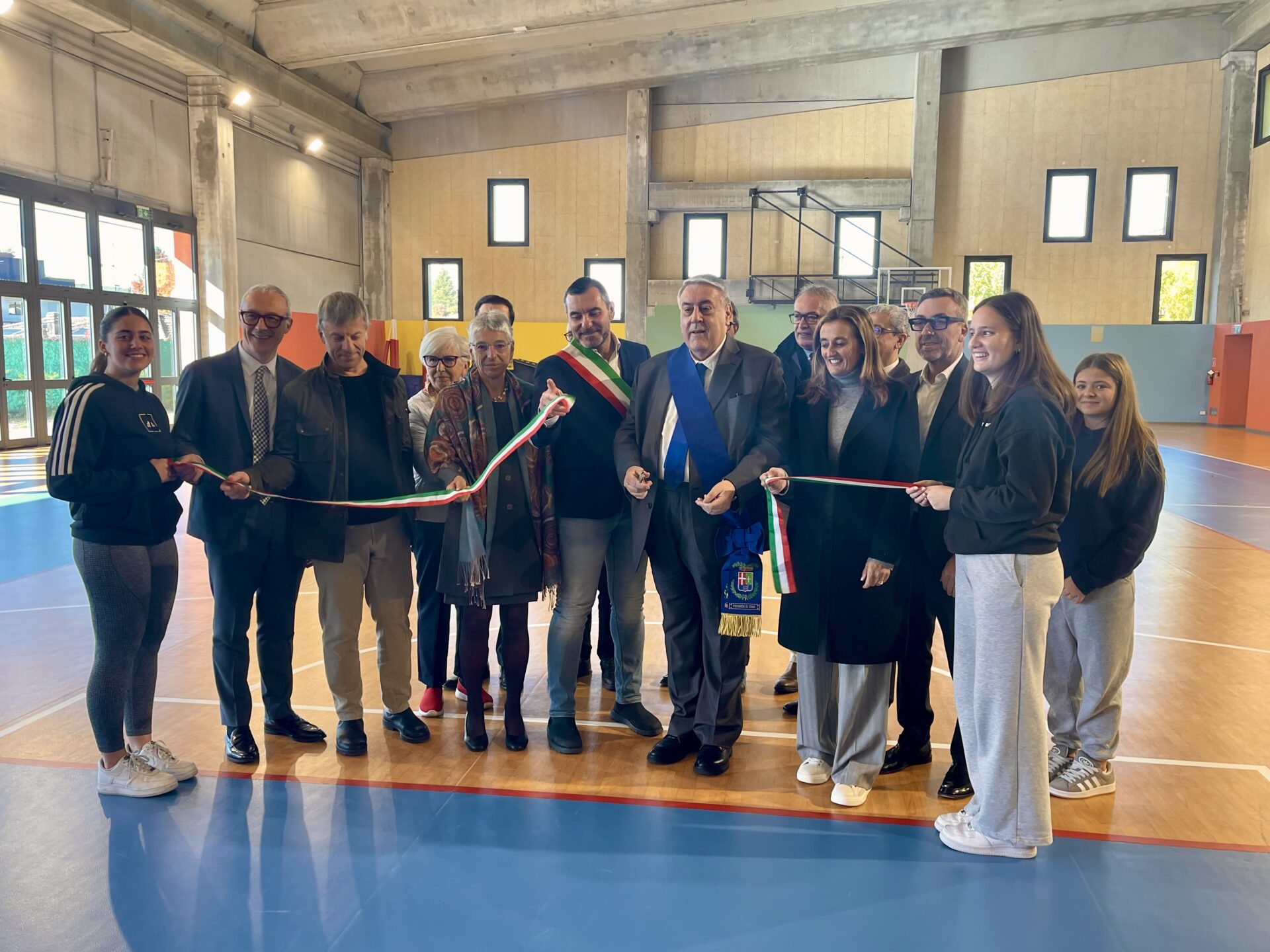 Olgiate Comasco, ecco la nuovissima palestra del liceo Terragni. Basket ...