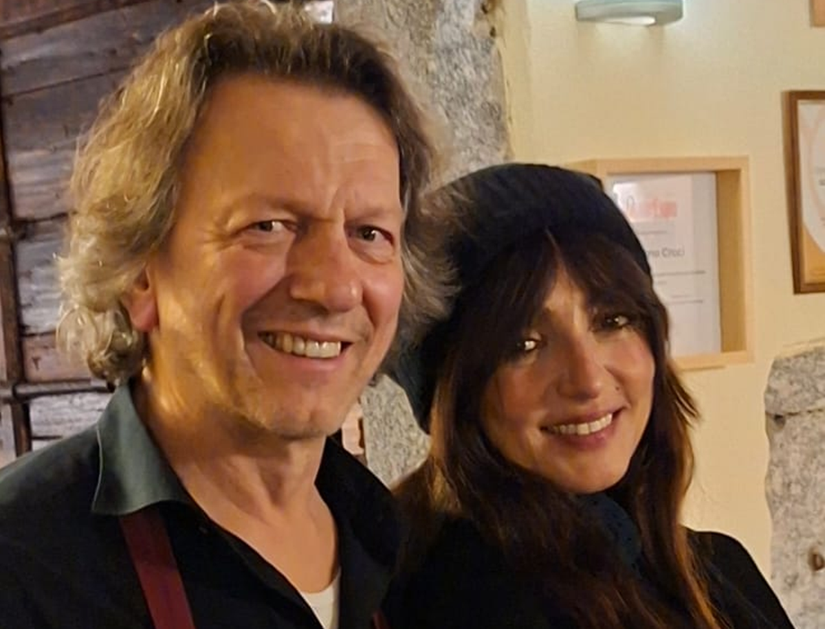 Como, a cena nel mitico Crotto del Sergente c'è Ambra Angiolini: in ...