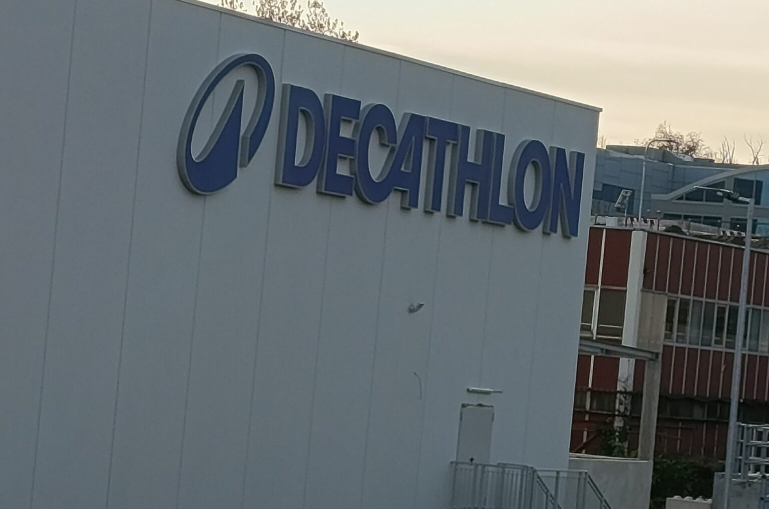 Ufficiale, a Como apre il maxi store Decathlon (con due partner d ...