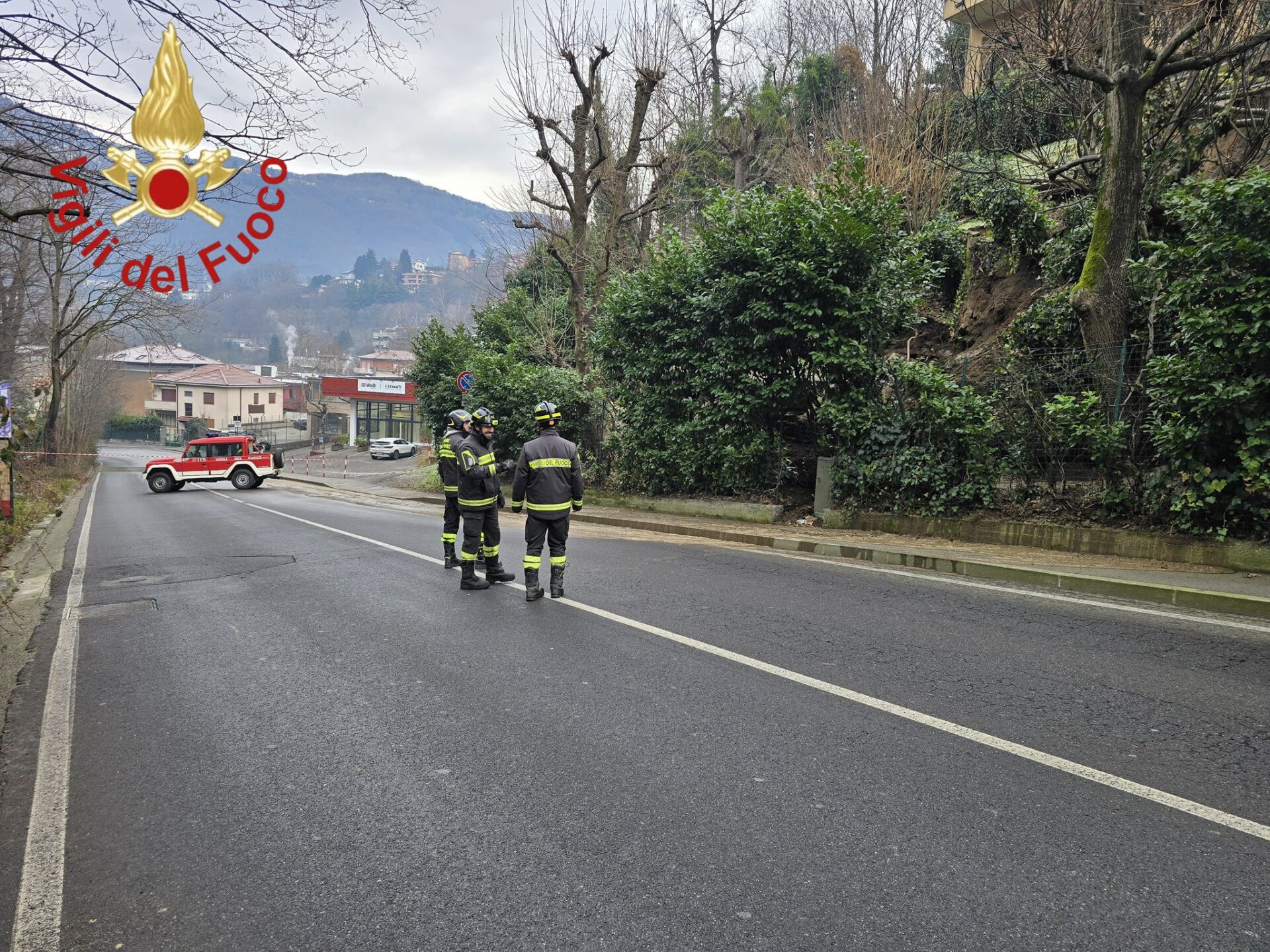 Como, smottamento in via Carso. Strada chiusa - ComoZero